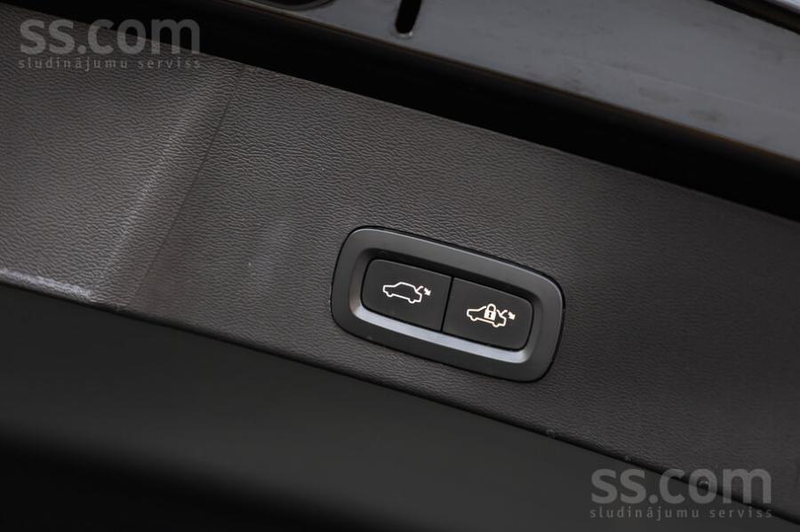 Melns Volvo XC40 2021 Jelgava, ar dzinēja tilpumu 1.50 L un nobraukumu 198 tūkst. km par 20000 €, foto 14 vietnē AUTOMOTO.COM.LV