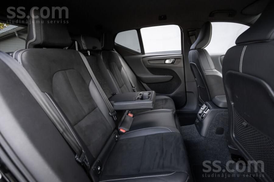 Melns Volvo XC40 2021 Jelgava, ar dzinēja tilpumu 1.50 L un nobraukumu 198 tūkst. km par 20000 €, foto 28 vietnē AUTOMOTO.COM.LV