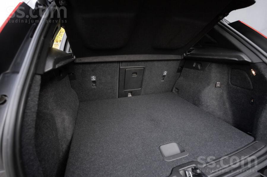 Melns Volvo XC40 2021 Jelgava, ar dzinēja tilpumu 1.50 L un nobraukumu 198 tūkst. km par 20000 €, foto 29 vietnē AUTOMOTO.COM.LV