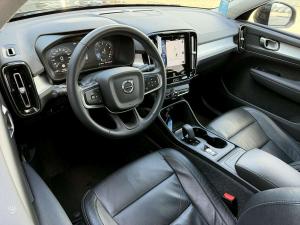 Black Volvo XC40 2021 in Kaunas, with an engine capacity of 1.48 L and mileage of 224 thousand km for 16900 €, photo 7 on AUTOMOTO.COM.LV