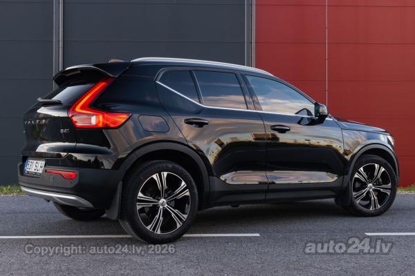 Melns Volvo XC40 2021 Tallina, ar dzinēja tilpumu 2.00 L un nobraukumu 111 tūkst. km par 31900 €, foto 4 vietnē AUTOMOTO.COM.LV