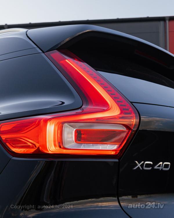 Melns Volvo XC40 2021 Tallina, ar dzinēja tilpumu 2.00 L un nobraukumu 111 tūkst. km par 31900 €, foto 7 vietnē AUTOMOTO.COM.LV