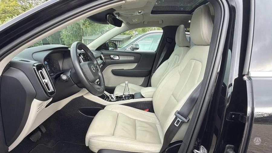 Melns Volvo XC40 2021 Viļņa, ar dzinēja tilpumu 1.97 L un nobraukumu 80 tūkst. km par 28700 €, foto 7 vietnē AUTOMOTO.COM.LV