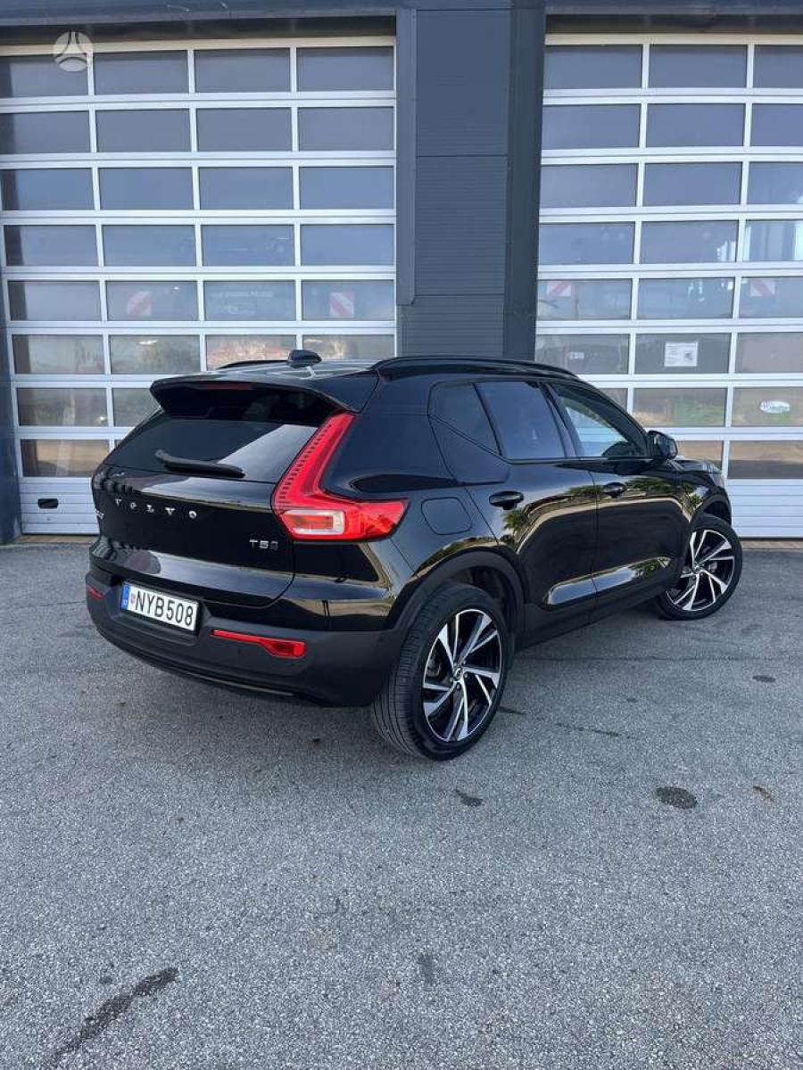 Melns Volvo XC40 2021 Panevēža, ar dzinēja tilpumu 1.97 L un nobraukumu 56 tūkst. km par 23990 €, foto 5 vietnē AUTOMOTO.COM.LV