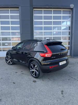 Melns Volvo XC40 2021 Panevēža, ar dzinēja tilpumu 1.97 L un nobraukumu 56 tūkst. km par 23990 €, foto 7 vietnē AUTOMOTO.COM.LV