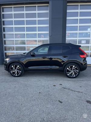 Melns Volvo XC40 2021 Panevēža, ar dzinēja tilpumu 1.97 L un nobraukumu 56 tūkst. km par 23990 €, foto 8 vietnē AUTOMOTO.COM.LV