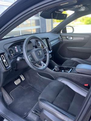 Melns Volvo XC40 2021 Panevēža, ar dzinēja tilpumu 1.97 L un nobraukumu 56 tūkst. km par 23990 €, foto 10 vietnē AUTOMOTO.COM.LV