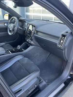 Melns Volvo XC40 2021 Panevēža, ar dzinēja tilpumu 1.97 L un nobraukumu 56 tūkst. km par 23990 €, foto 12 vietnē AUTOMOTO.COM.LV