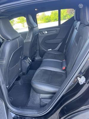 Melns Volvo XC40 2021 Panevēža, ar dzinēja tilpumu 1.97 L un nobraukumu 56 tūkst. km par 23990 €, foto 15 vietnē AUTOMOTO.COM.LV