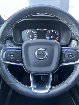 Melns Volvo XC40 2021 Panevēža, ar dzinēja tilpumu 1.97 L un nobraukumu 56 tūkst. km par 23990 €, foto 16 vietnē AUTOMOTO.COM.LV
