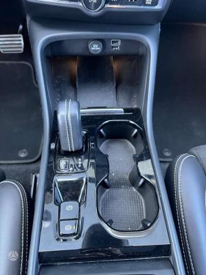 Melns Volvo XC40 2021 Panevēža, ar dzinēja tilpumu 1.97 L un nobraukumu 56 tūkst. km par 23990 €, foto 18 vietnē AUTOMOTO.COM.LV
