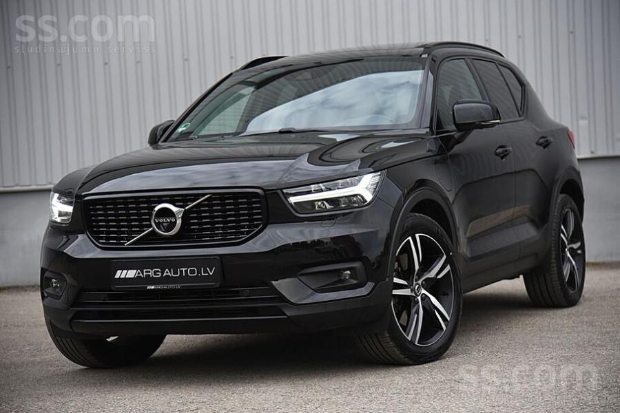 Black Volvo XC40 2021 in Tukums, with an engine capacity of 1.50 L and mileage of 109 thousand km for 21490 €, photo 4 on AUTOMOTO.COM.LV