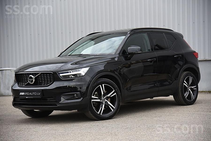 Black Volvo XC40 2021 in Tukums, with an engine capacity of 1.50 L and mileage of 109 thousand km for 21490 €, photo 5 on AUTOMOTO.COM.LV