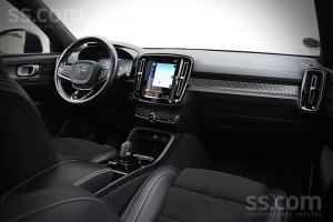 Black Volvo XC40 2021 in Tukums, with an engine capacity of 1.50 L and mileage of 109 thousand km for 21490 €, photo 8 on AUTOMOTO.COM.LV