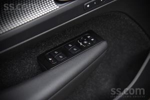 Black Volvo XC40 2021 in Tukums, with an engine capacity of 1.50 L and mileage of 109 thousand km for 21490 €, photo 10 on AUTOMOTO.COM.LV