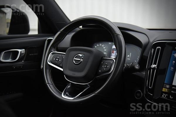 Melns Volvo XC40 2021 Tukums, ar dzinēja tilpumu 1.50 L un nobraukumu 109 tūkst. km par 21490 €, foto 11 vietnē AUTOMOTO.COM.LV