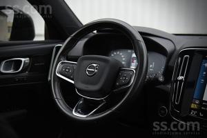 Black Volvo XC40 2021 in Tukums, with an engine capacity of 1.50 L and mileage of 109 thousand km for 21490 €, photo 11 on AUTOMOTO.COM.LV
