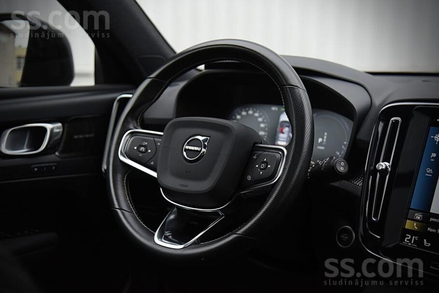 Black Volvo XC40 2021 in Tukums, with an engine capacity of 1.50 L and mileage of 109 thousand km for 21490 €, photo 11 on AUTOMOTO.COM.LV