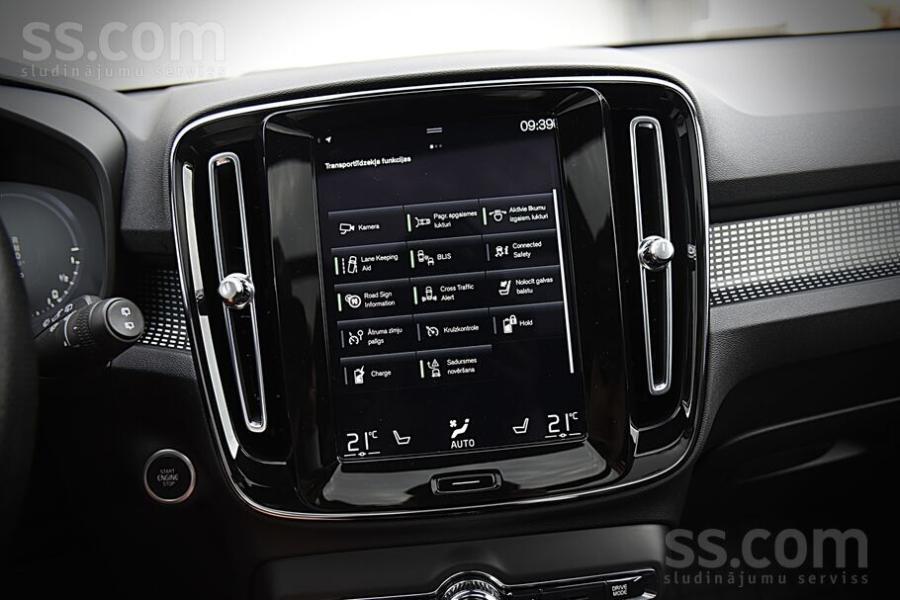 Black Volvo XC40 2021 in Tukums, with an engine capacity of 1.50 L and mileage of 109 thousand km for 21490 €, photo 14 on AUTOMOTO.COM.LV