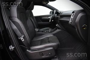 Black Volvo XC40 2021 in Tukums, with an engine capacity of 1.50 L and mileage of 109 thousand km for 21490 €, photo 18 on AUTOMOTO.COM.LV