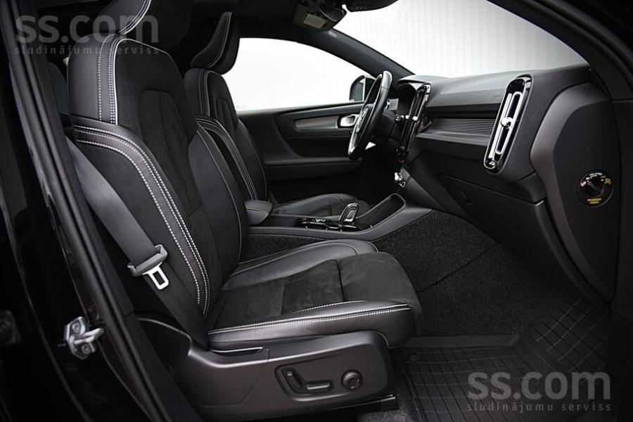 Black Volvo XC40 2021 in Tukums, with an engine capacity of 1.50 L and mileage of 109 thousand km for 21490 €, photo 18 on AUTOMOTO.COM.LV