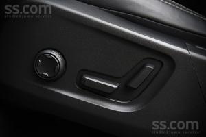 Black Volvo XC40 2021 in Tukums, with an engine capacity of 1.50 L and mileage of 109 thousand km for 21490 €, photo 19 on AUTOMOTO.COM.LV