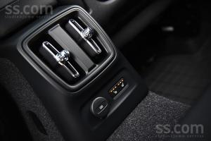 Black Volvo XC40 2021 in Tukums, with an engine capacity of 1.50 L and mileage of 109 thousand km for 21490 €, photo 21 on AUTOMOTO.COM.LV