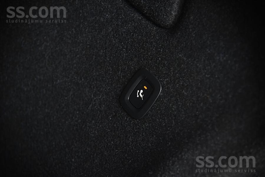 Black Volvo XC40 2021 in Tukums, with an engine capacity of 1.50 L and mileage of 109 thousand km for 21490 €, photo 22 on AUTOMOTO.COM.LV