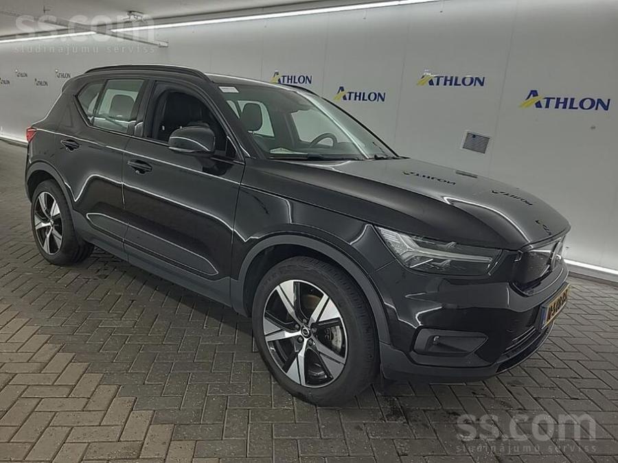 Черный Вольво XC40 2021 в Огре, объемом двигателя 2.00 л и пробегом 146 тыс. км за 24470 €, фото 1 на AUTOMOTO.COM.LV