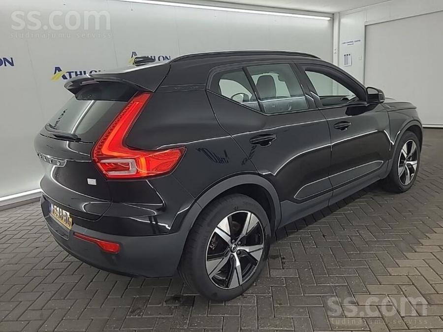Черный Вольво XC40 2021 в Огре, объемом двигателя 2.00 л и пробегом 146 тыс. км за 24470 €, фото 6 на AUTOMOTO.COM.LV