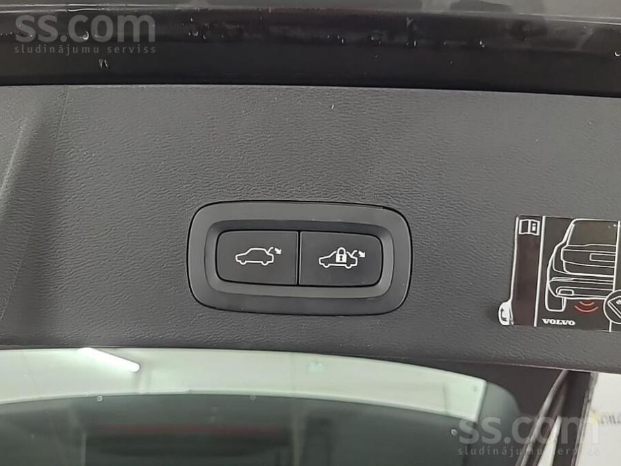 Черный Вольво XC40 2021 в Огре, объемом двигателя 2.00 л и пробегом 146 тыс. км за 24470 €, фото 13 на AUTOMOTO.COM.LV