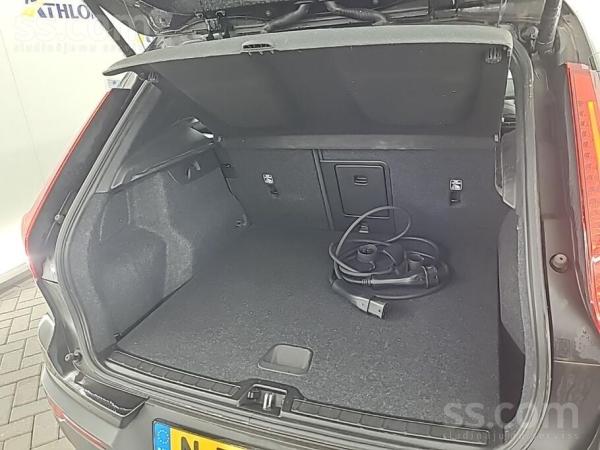 Вольво XC40 2021 в Огре на AUTOMOTO.COM.LV Черный Вольво XC40 2021 в Огре, объемом двигателя 2.00 л и пробегом 146 тыс. км за 24470 €, фото 7 на AUTOMOTO.COM.LV
