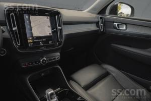 Melns Volvo XC40 2021 Jelgava, ar dzinēja tilpumu 1.50 L un nobraukumu 192 tūkst. km par 19500 €, foto 12 vietnē AUTOMOTO.COM.LV