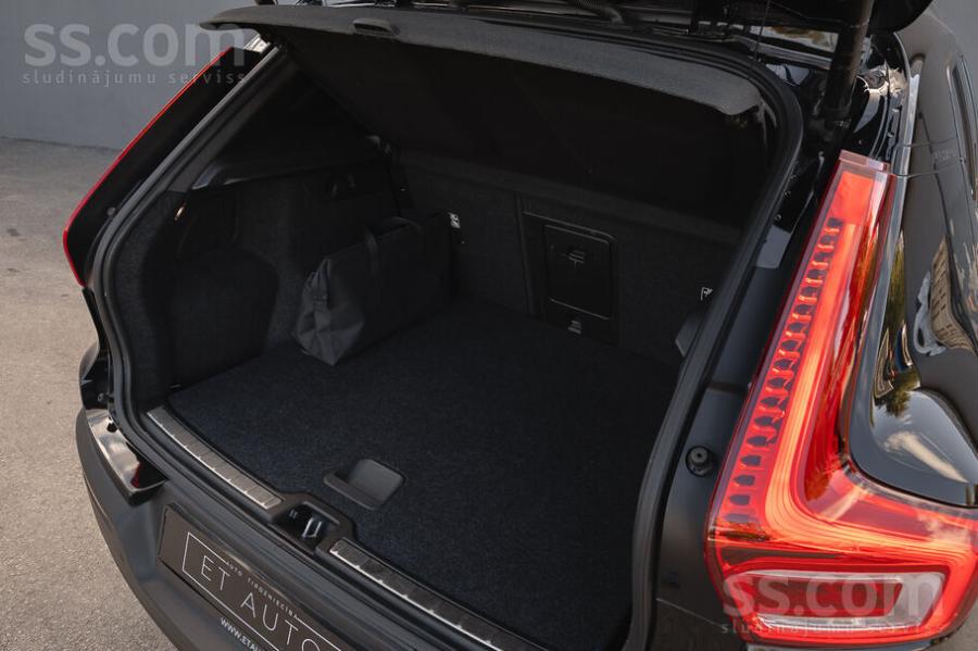 Melns Volvo XC40 2021 Jelgava, ar dzinēja tilpumu 1.50 L un nobraukumu 192 tūkst. km par 19500 €, foto 16 vietnē AUTOMOTO.COM.LV