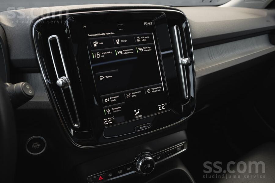 Melns Volvo XC40 2021 Jelgava, ar dzinēja tilpumu 1.50 L un nobraukumu 192 tūkst. km par 19500 €, foto 20 vietnē AUTOMOTO.COM.LV