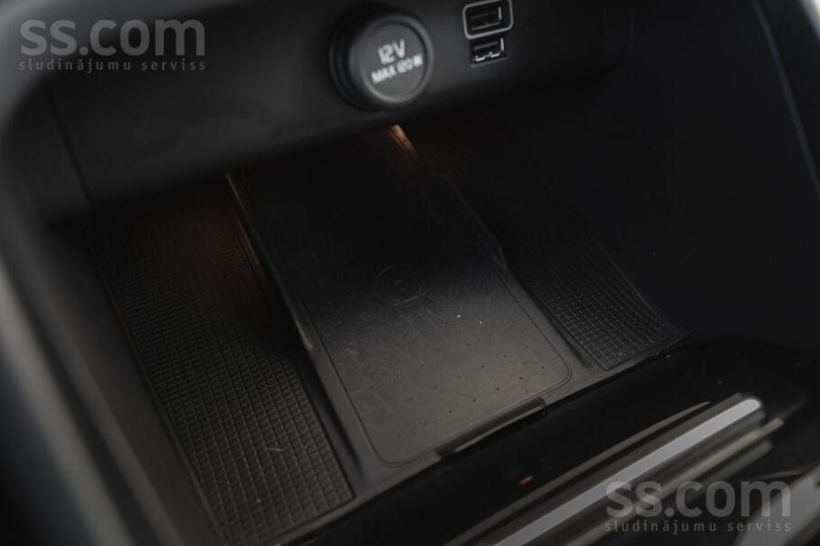 Melns Volvo XC40 2021 Jelgava, ar dzinēja tilpumu 1.50 L un nobraukumu 192 tūkst. km par 19500 €, foto 23 vietnē AUTOMOTO.COM.LV