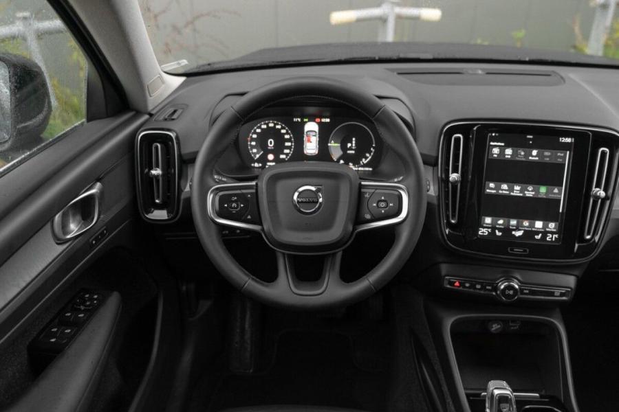 Черный Вольво XC40 2021 в Вильнюс, объемом двигателя 1.50 л и пробегом 104 тыс. км за 26200 €, фото 15 на AUTOMOTO.COM.LV