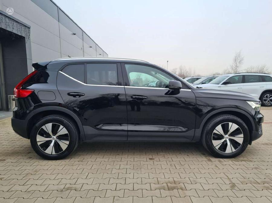 Melns Volvo XC40 2022 Šauļi, ar dzinēja tilpumu 1.48 L un nobraukumu 158 tūkst. km par 20873 €, foto 5 vietnē AUTOMOTO.COM.LV