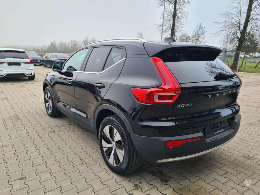 Melns Volvo XC40 2022 Šauļi, ar dzinēja tilpumu 1.48 L un nobraukumu 158 tūkst. km par 20873 €, foto 6 vietnē AUTOMOTO.COM.LV