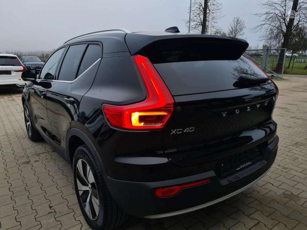 Black Volvo XC40 2022 in Siauliai, with an engine capacity of 1.48 L and mileage of 158 thousand km for 20873 €, photo 10 on AUTOMOTO.COM.LV