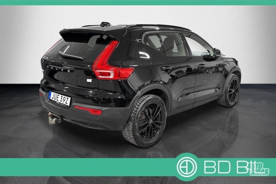 Black Volvo XC40 2022 in Kaunas, with an engine capacity of 0.00 L and mileage of 80 thousand km for 34672 €, photo 3 on AUTOMOTO.COM.LV