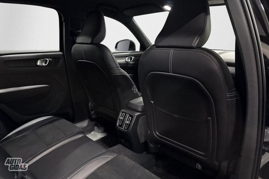 Black Volvo XC40 2022 in Kaunas, with an engine capacity of 0.00 L and mileage of 80 thousand km for 34672 €, photo 12 on AUTOMOTO.COM.LV