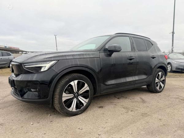 Black Volvo XC40 2022 in Siauliai, with an engine capacity of 0.00 L and mileage of 34 thousand km for 22600 €, photo 2 on AUTOMOTO.COM.LV