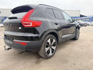 Black Volvo XC40 2022 in Siauliai, with an engine capacity of 0.00 L and mileage of 34 thousand km for 22600 €, photo 6 on AUTOMOTO.COM.LV