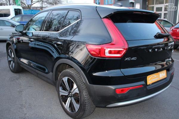Black Volvo XC40 2022 in Kaunas, with an engine capacity of 1.50 L and mileage of 33 thousand km for 32047 €, photo 7 on AUTOMOTO.COM.LV