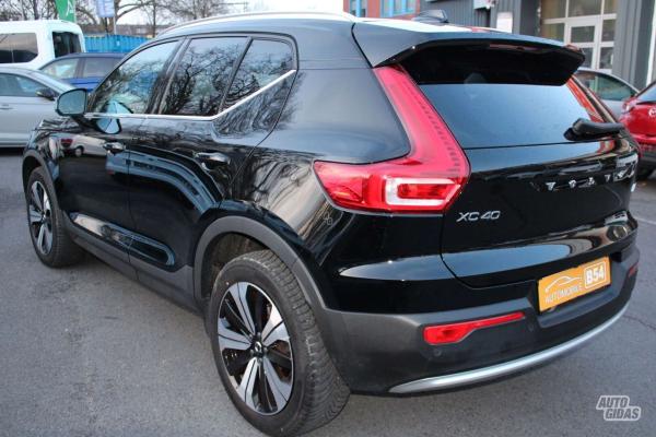 Black Volvo XC40 2022 in Kaunas, with an engine capacity of 1.50 L and mileage of 33 thousand km for 32047 €, photo 7 on AUTOMOTO.COM.LV