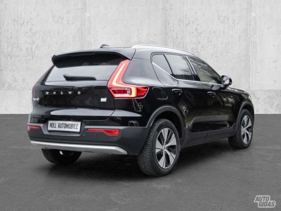 Black Volvo XC40 2022 in Kaunas, with an engine capacity of 1.50 L and mileage of 56 thousand km for 31546 €, photo 2 on AUTOMOTO.COM.LV