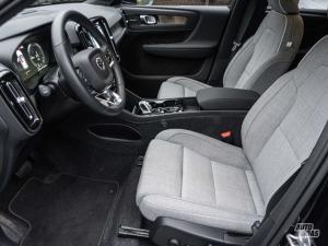 Black Volvo XC40 2022 in Kaunas, with an engine capacity of 1.50 L and mileage of 56 thousand km for 31546 €, photo 11 on AUTOMOTO.COM.LV