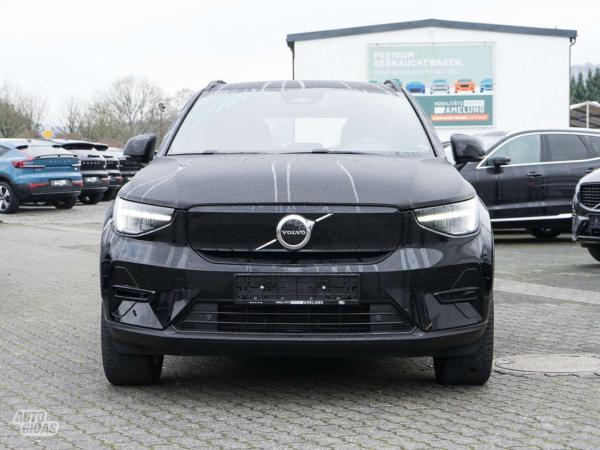 Black Volvo XC40 2022 in Kaunas, with an engine capacity of 0.00 L and mileage of 29 thousand km for 31557 €, photo 2 on AUTOMOTO.COM.LV
