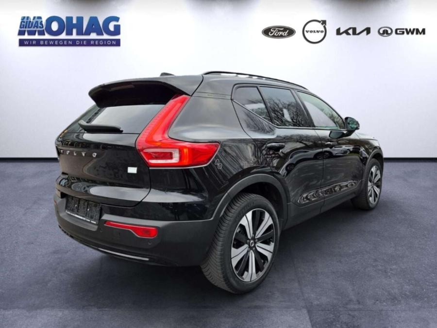 Melns Volvo XC40 2022 Kauņa, ar dzinēja tilpumu 0.00 L un nobraukumu 35 tūkst. km par 31660 €, foto 3 vietnē AUTOMOTO.COM.LV